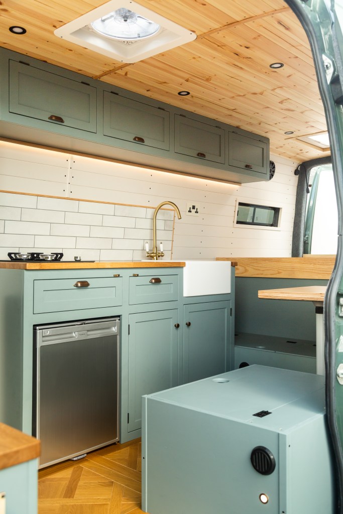 CarpenterIngram – Bespoke Campervan Conversions